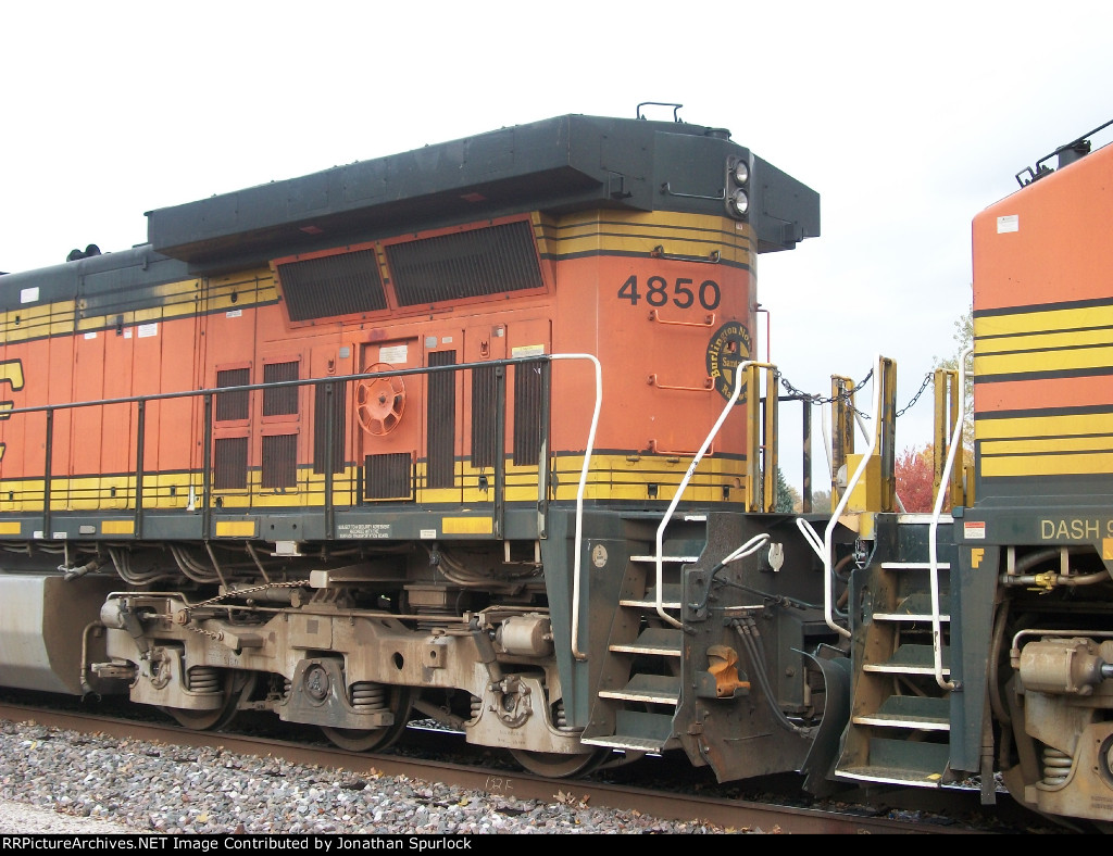 BNSF 4850, left rear view
